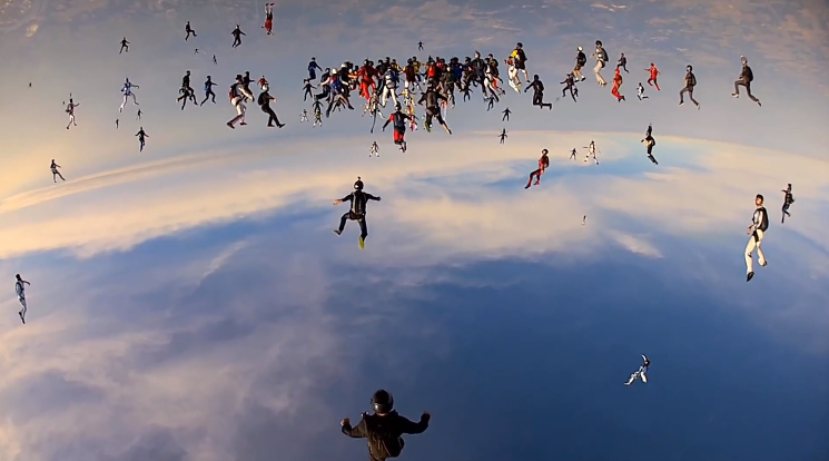 Wereldrecord skydiven: met 164 mensen in de lucht hangen - JFK