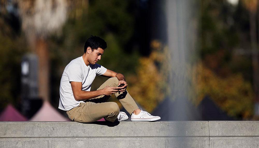 Zach King laat in 60 seconden zien dat álles mogelijk is - JFK