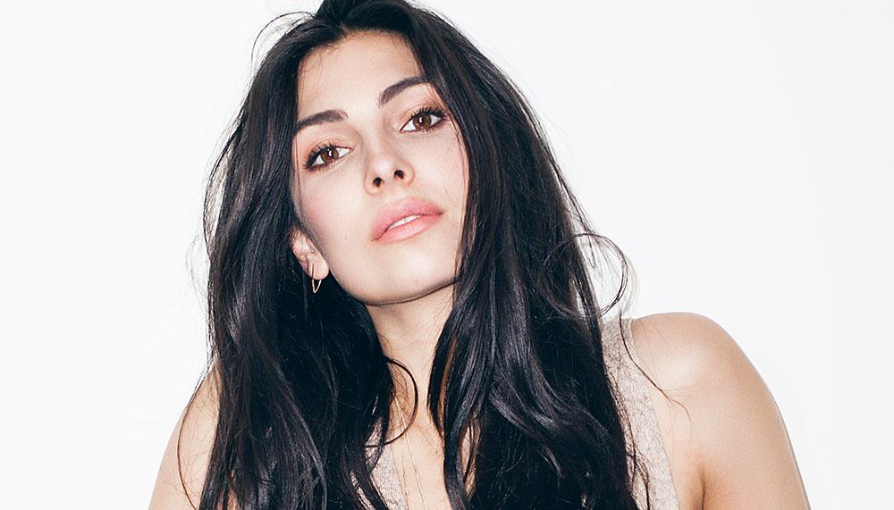 Anna Nooshin is weer vrijgezel - JFK