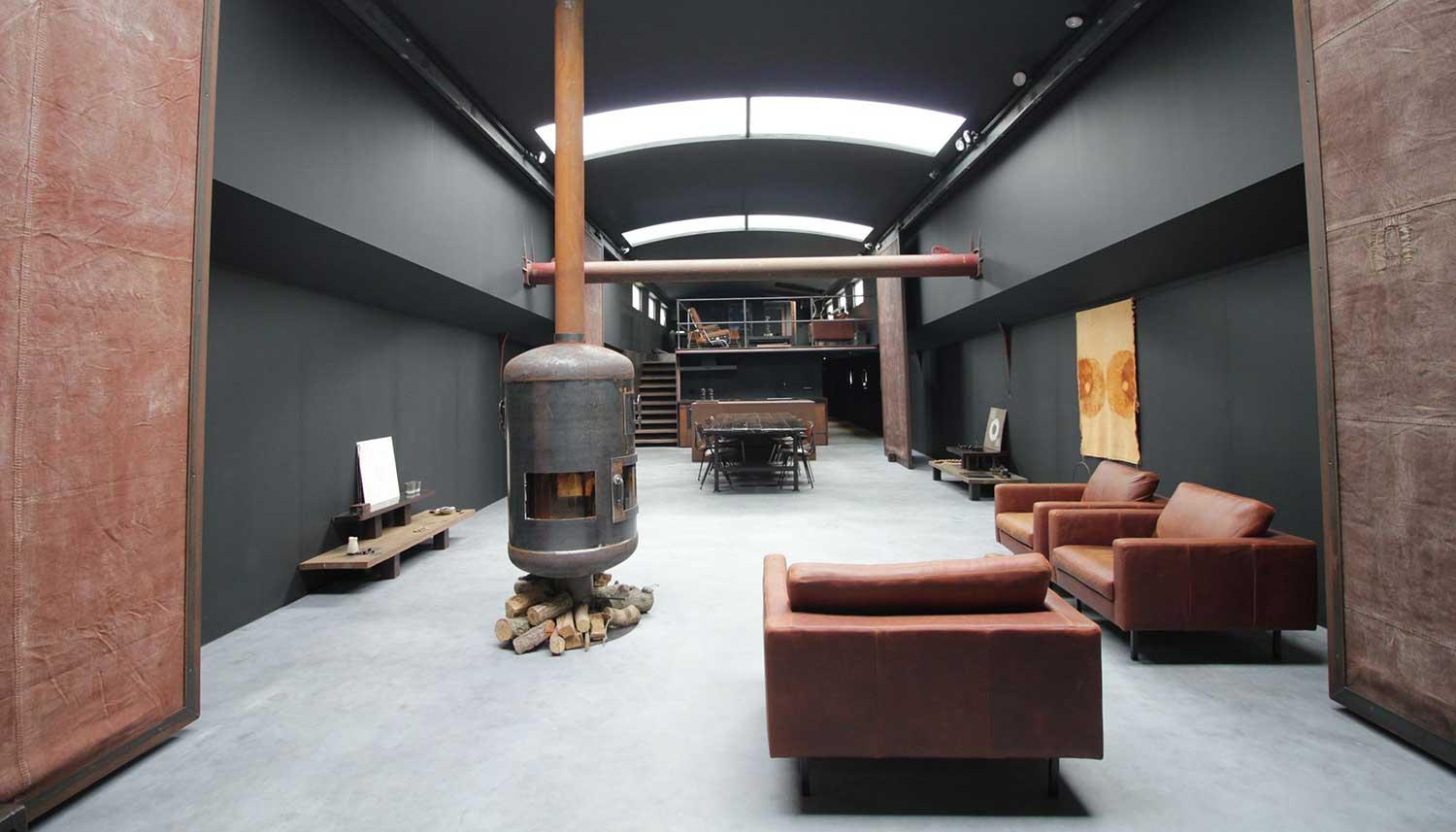 Stijlvolle woonboot in Amsterdam te koop voor een aardig bedrag - JFK