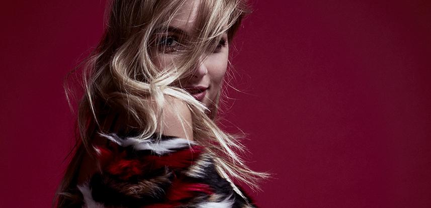 Prachtige Shelly Sterk laat zich van haar meest sexy kant zien - JFK