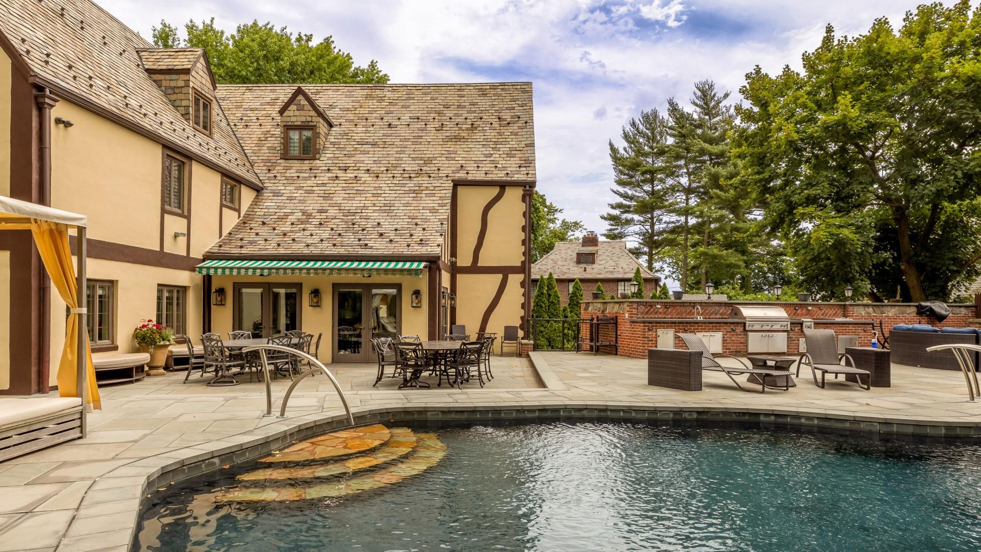 Deze mansion uit The Godfather is tijdelijk te huur via Airbnb
