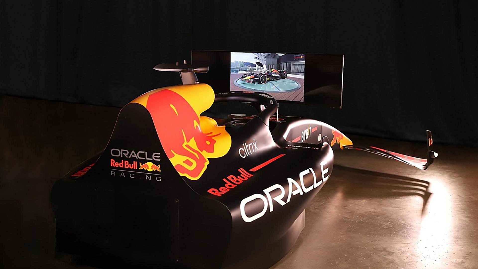 Wordt Max Verstappen in je eigen Red Bull RB18-simulator