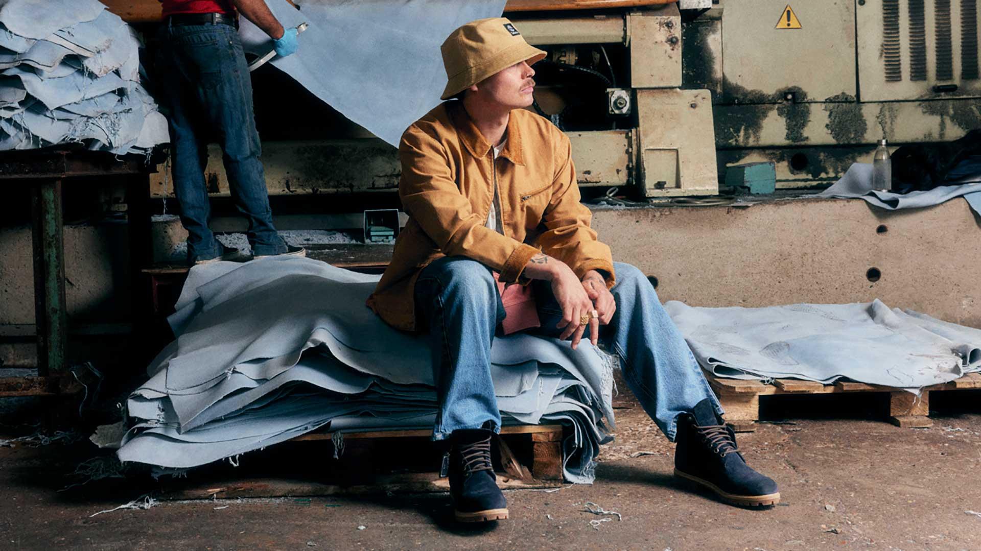 Timberland steekt klassiekers in nieuw suède jasje - JFK