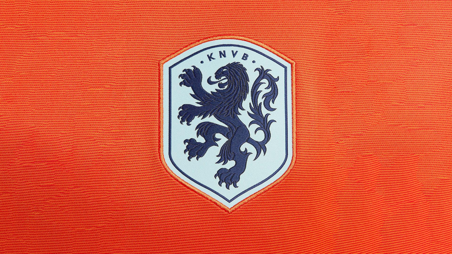 Waarom speelt het Nederlands elftal in oranje?