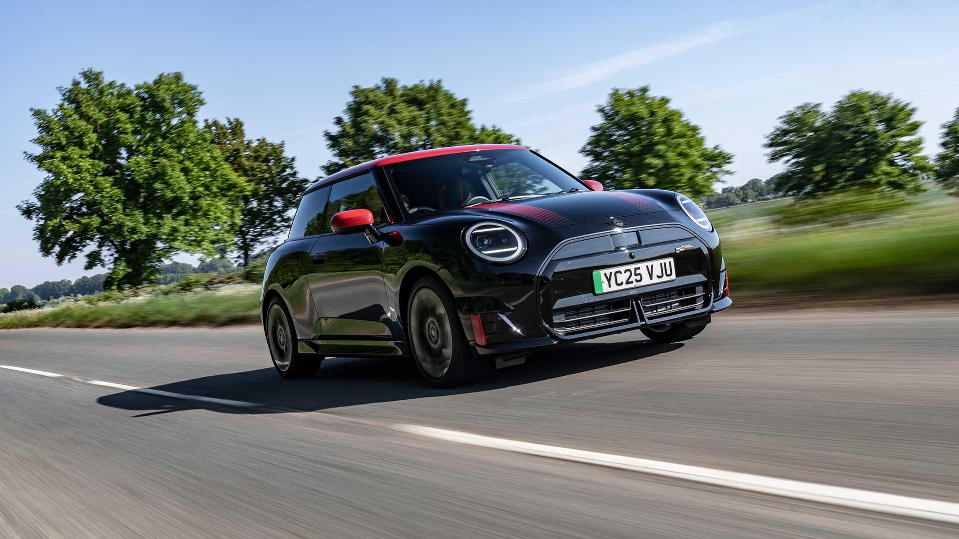 Hoe goed is zo'n Mini JCW Electric nu echt? - JFK