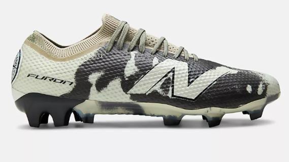 Stone Island New Balance voetbalschoenen veranderen van kleur - JFK