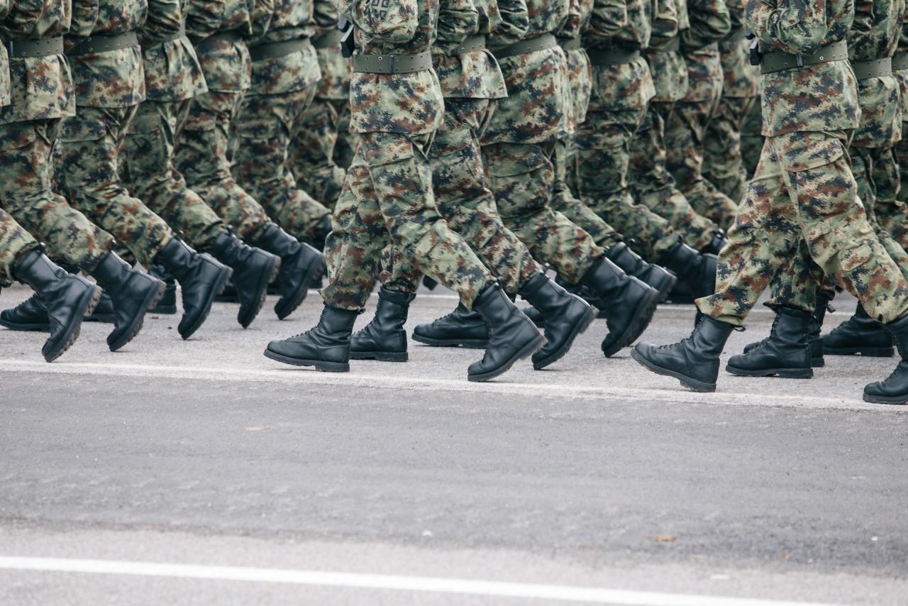 Zo sterk moet je zijn om bij Defensie te werken - JFK