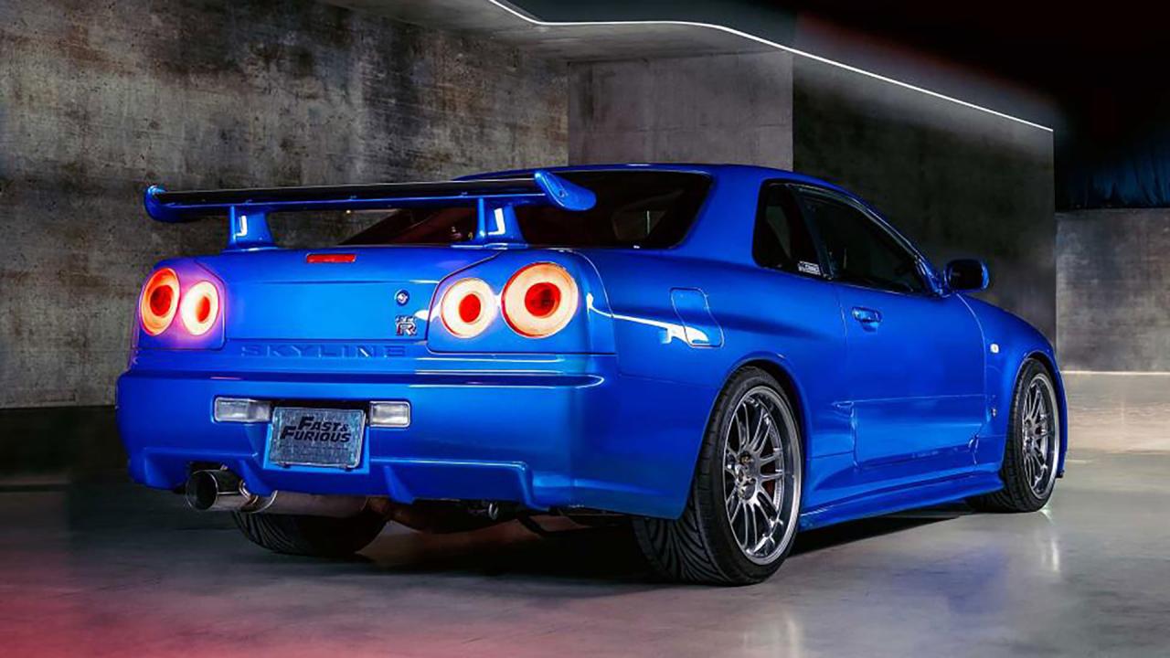 De blauwe Nissan Skyline GT-R R34 van Paul Walker staat te koop