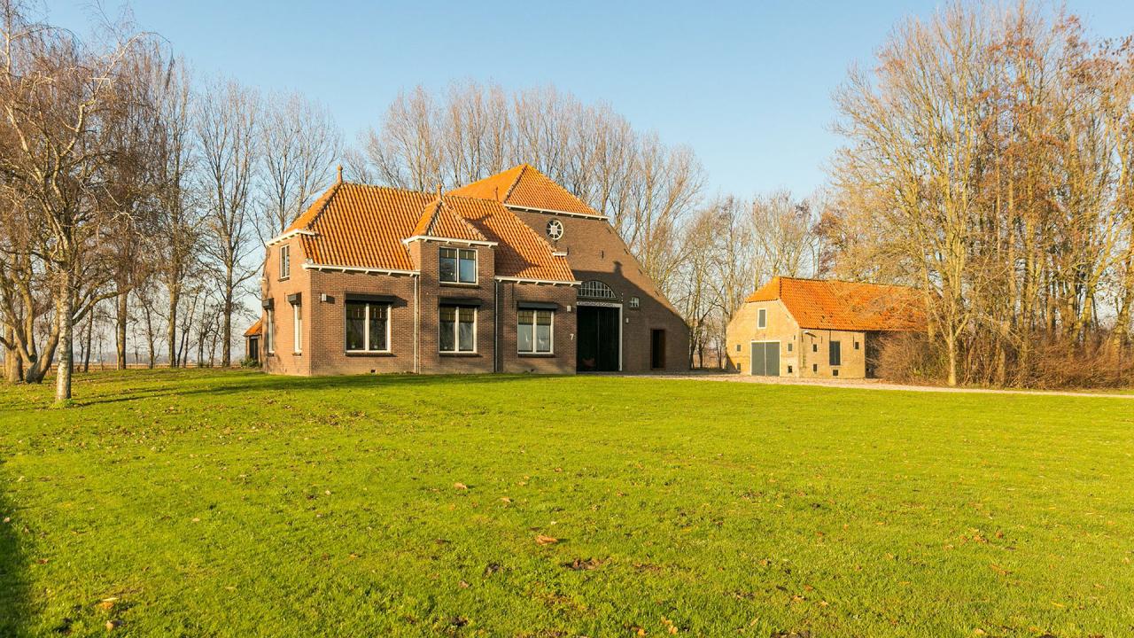Boerderij aan het water in de Hoeksche Waard gaat viral op Funda - JFK