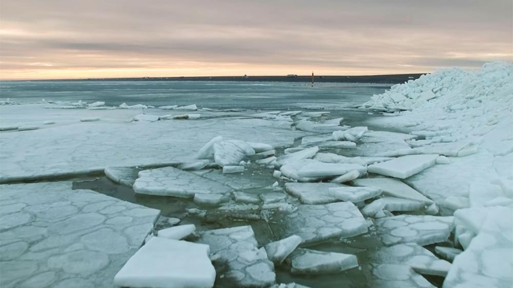 Práchtige beelden van kruiend ijs bij de Afsluitdijk - JFK