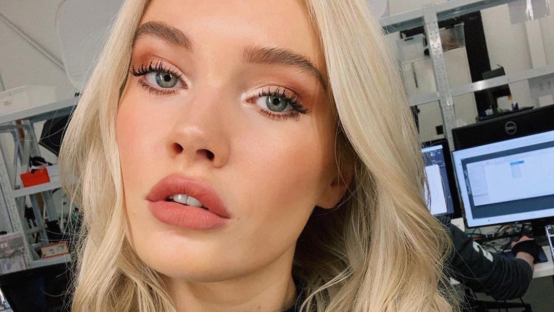Model Elise Faust lijkt op een real life Barbie - JFK Magazine