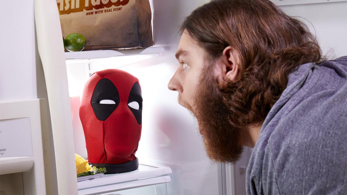 Afgehakt Deadpool hoofd is je nieuwe beste vriend - JFK