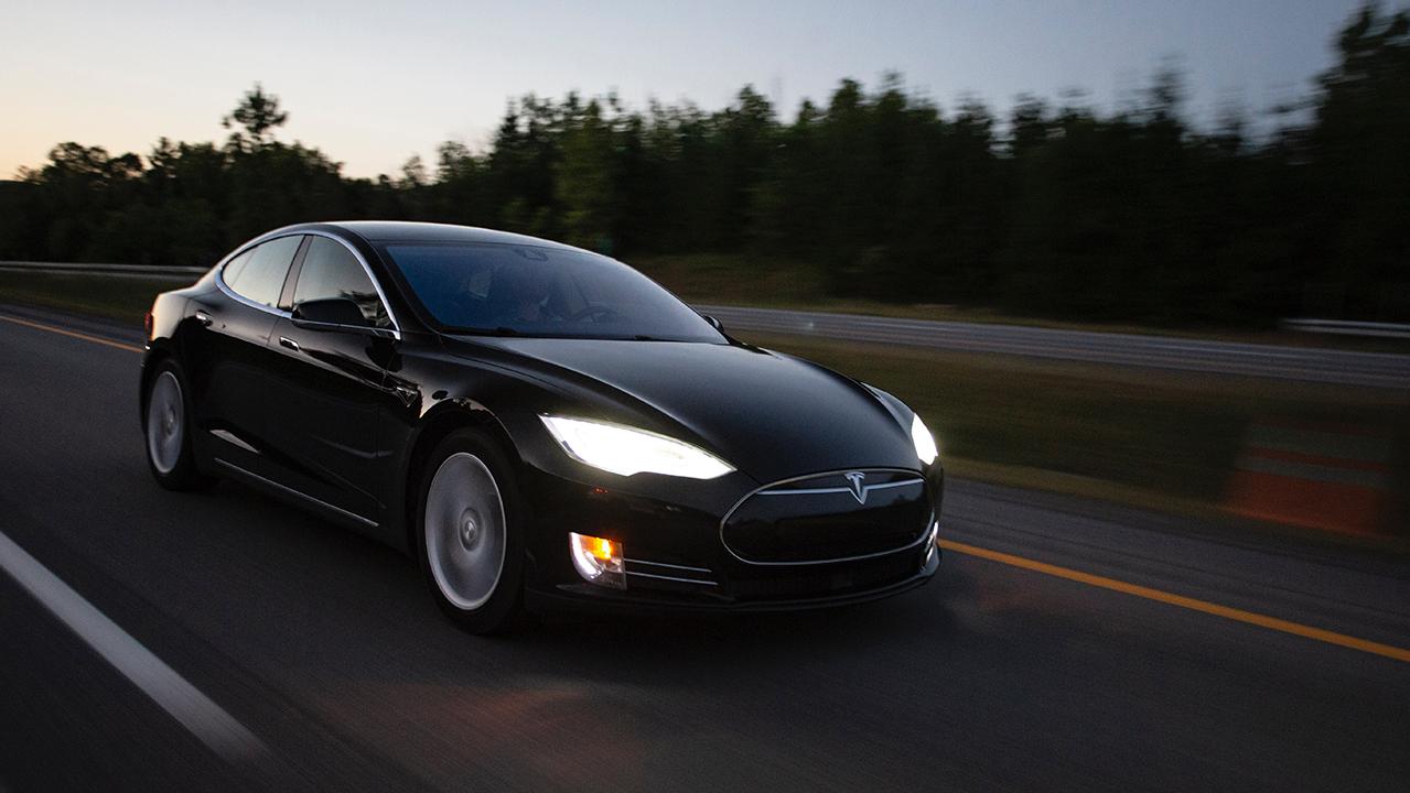 Dit zijn de vijf snelste elektrische auto’s van 2020 - JFK