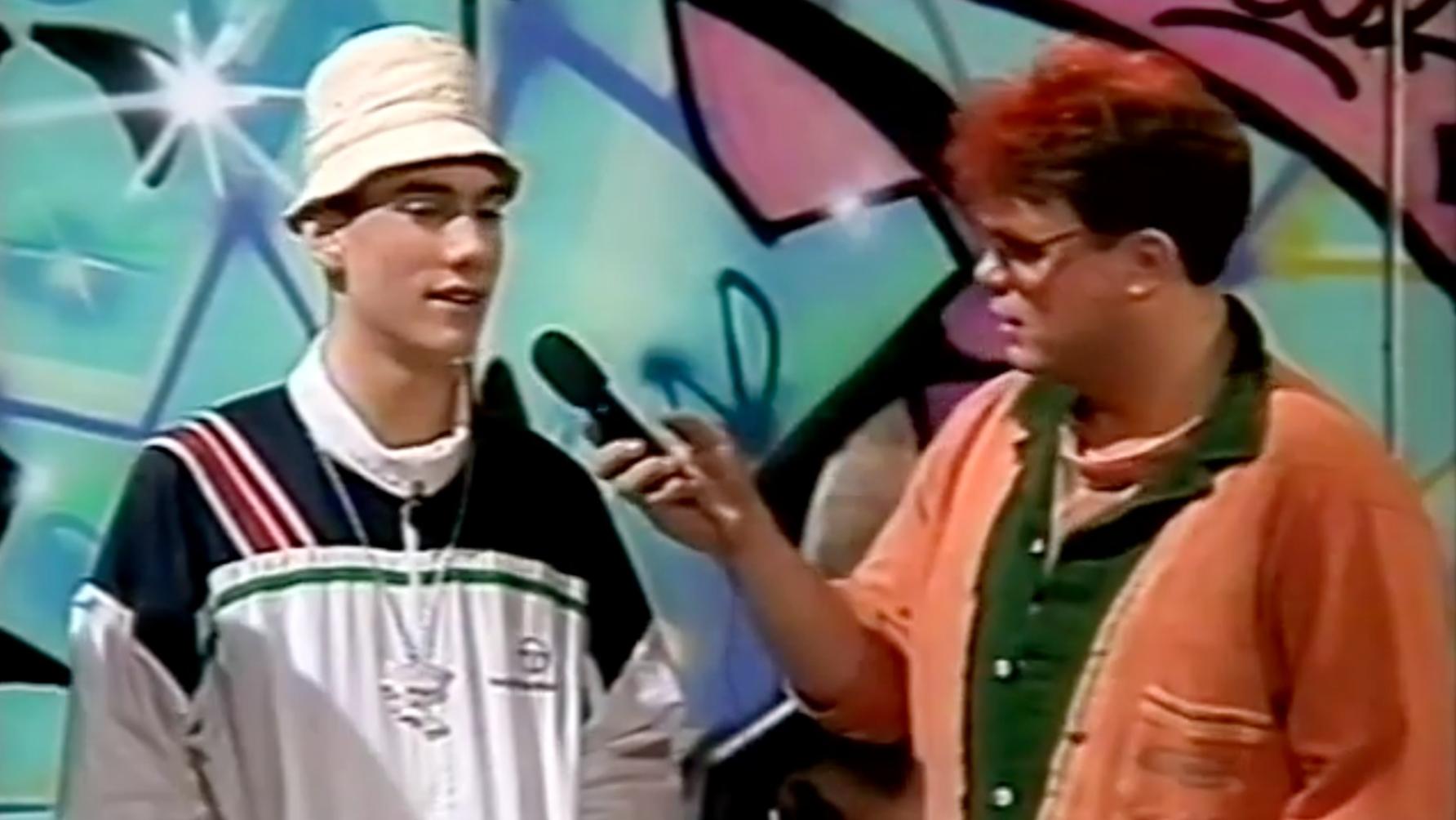 Zien: Piepjonge Extince bij Paul de Leeuw toen hiphop gloednieuw was