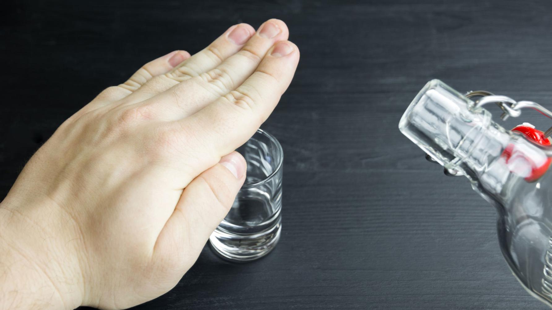 Vijf grote voordelen van minder alcohol drinken - JFK