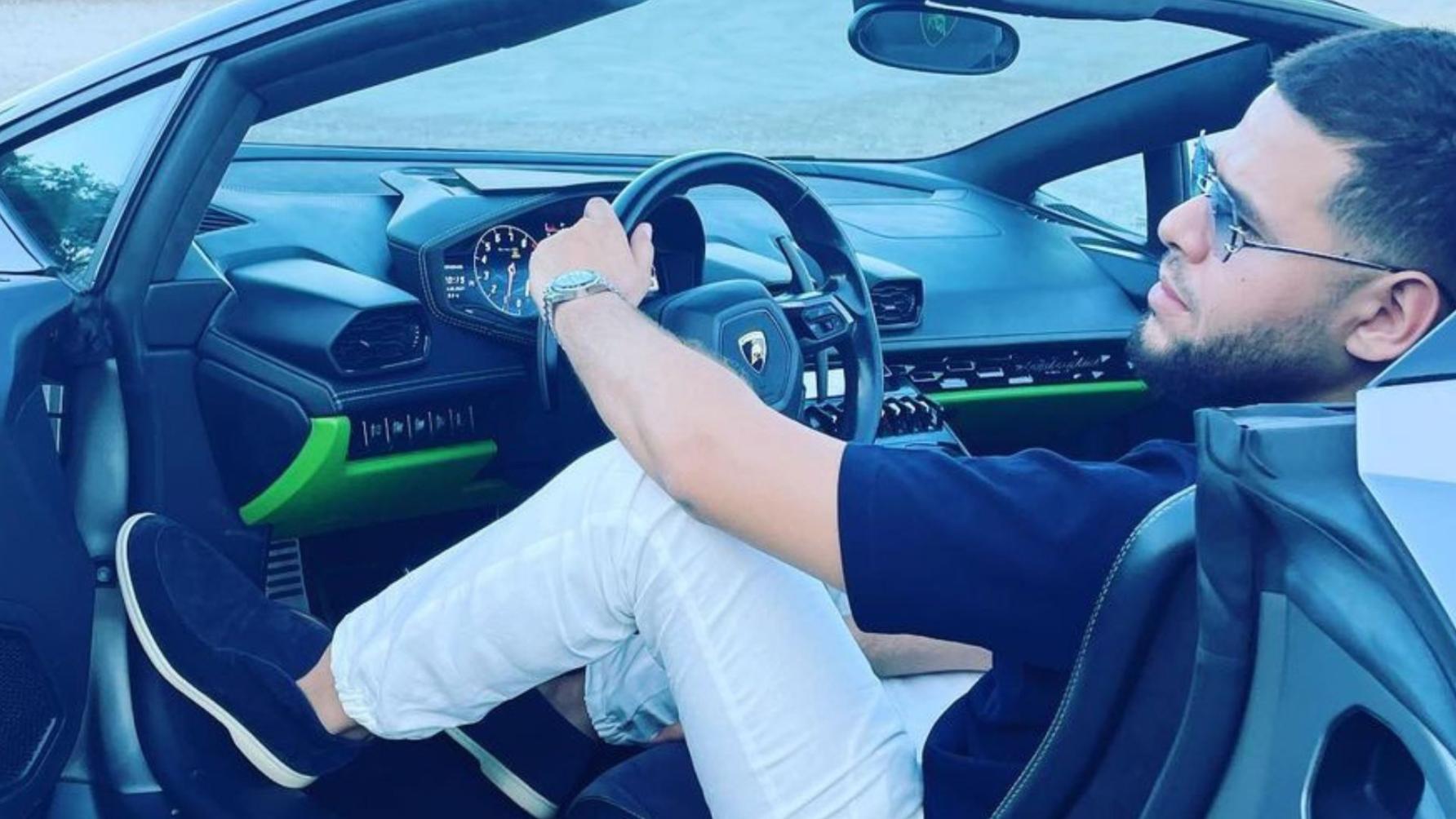 Rapper Lijpe legt ruim 700.000 euro neer voor nieuwe Lamborghini - JFK