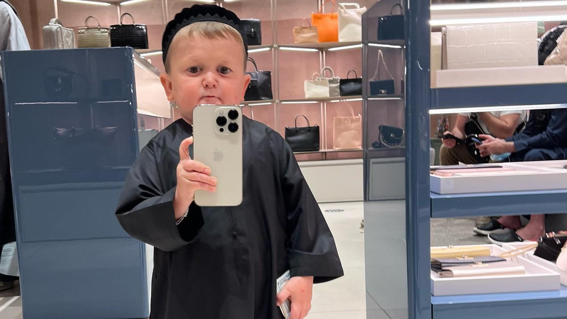 Hasbulla Magomedov tekent een 5-jarig contract met de UFC