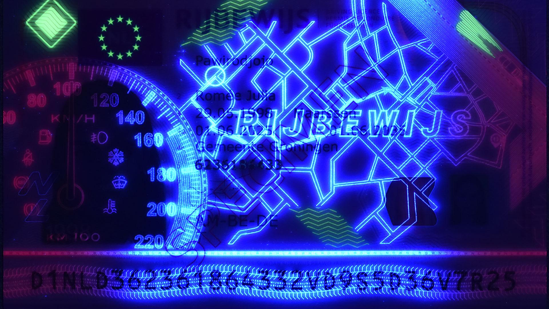 Het nieuwe Nederlandse rijbewijs is de ultieme partytruc - JFK