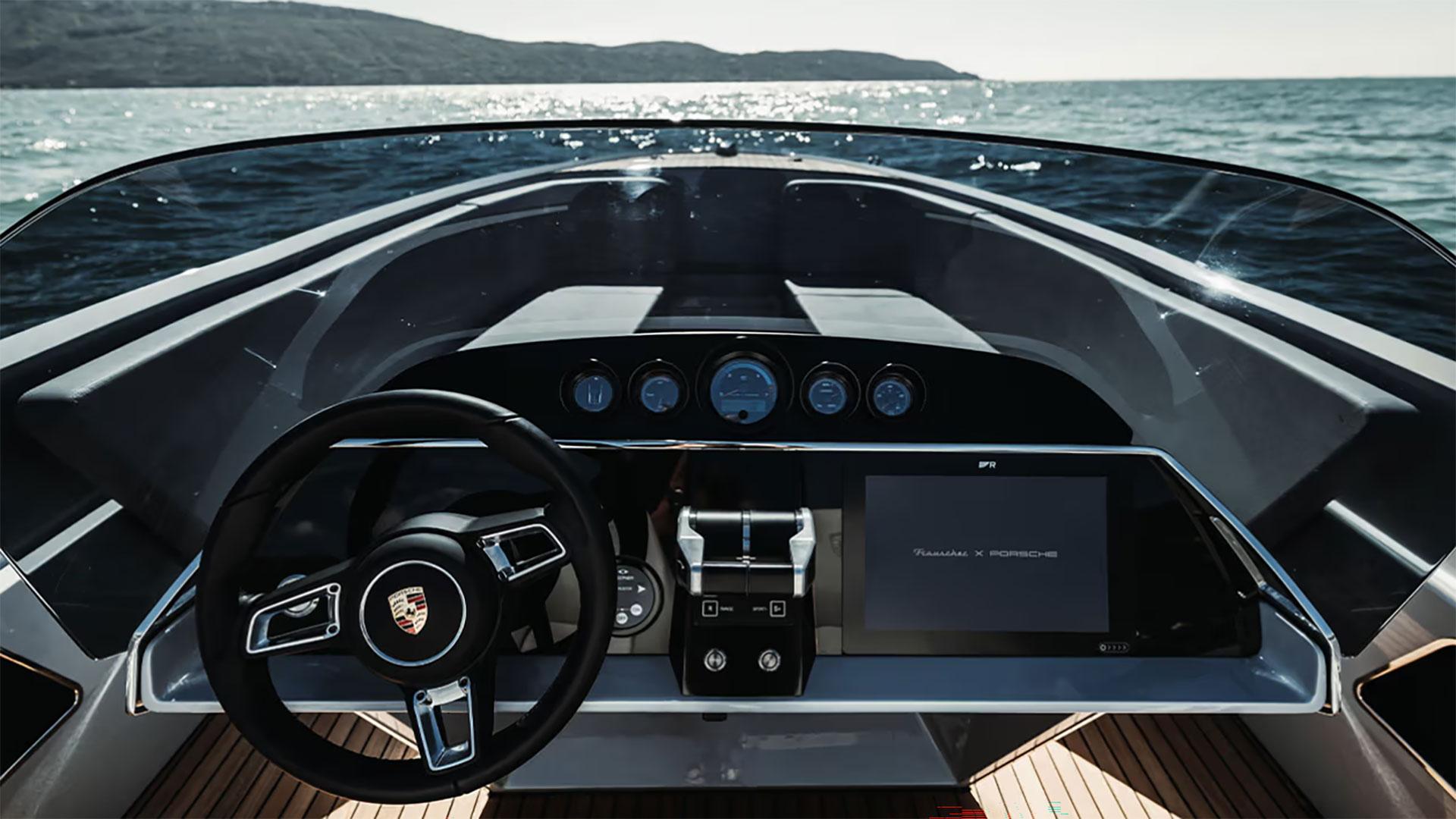 Supersnelle elektrische boot van Porsche domineert de golven