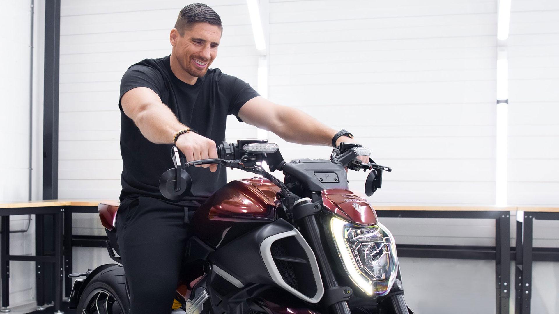 Nieuwe motor Rico Verhoeven is een speciale Ducati Diavel V4