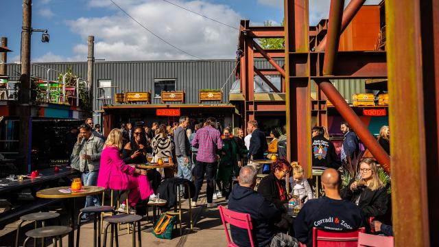 Lagerwal opent zijn deuren: moderne biertuin in Amsterdam Noord