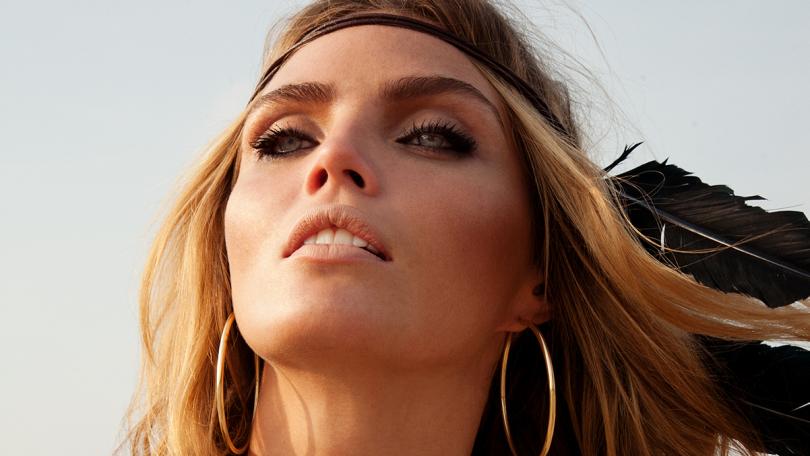 Alle sexy foto's van Kim Feenstra uit JFK - JFK Magazine