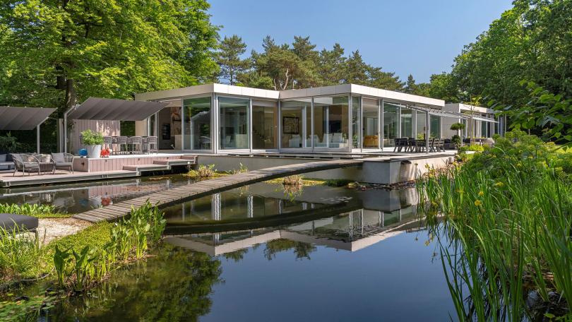Stijlvolle woonboot in Amsterdam te koop voor een aardig bedrag - JFK