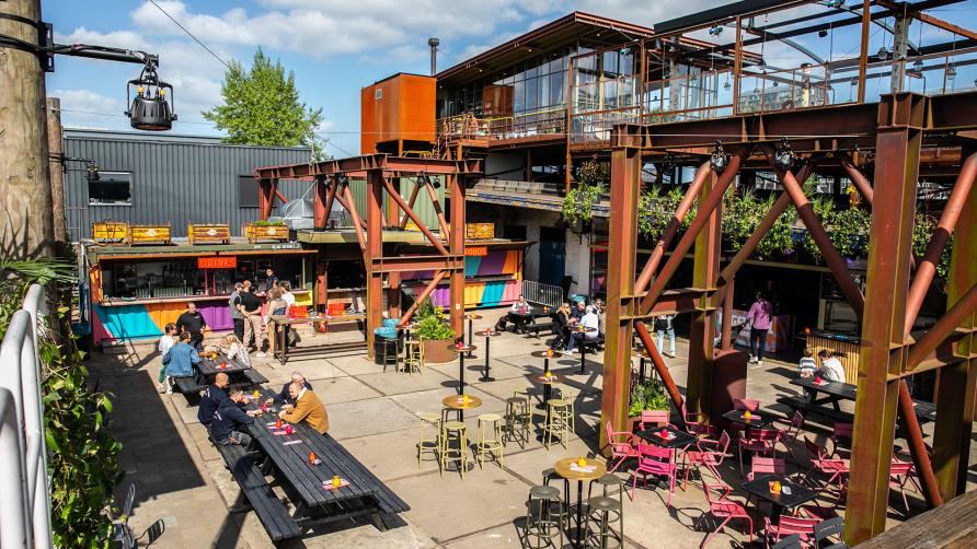 Lagerwal opent zijn deuren: moderne biertuin in Amsterdam Noord