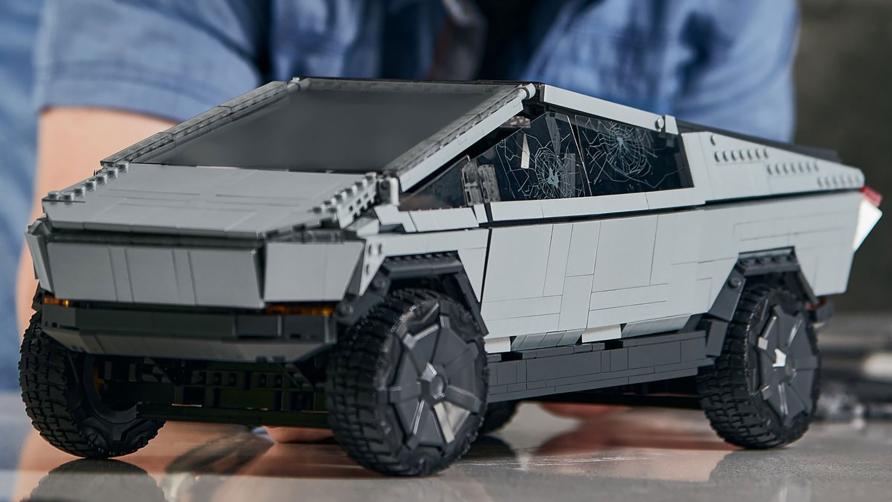 Kruidvat verkoopt grote 'Lego' Tesla Cybertruck voor een prikkie - JFK
