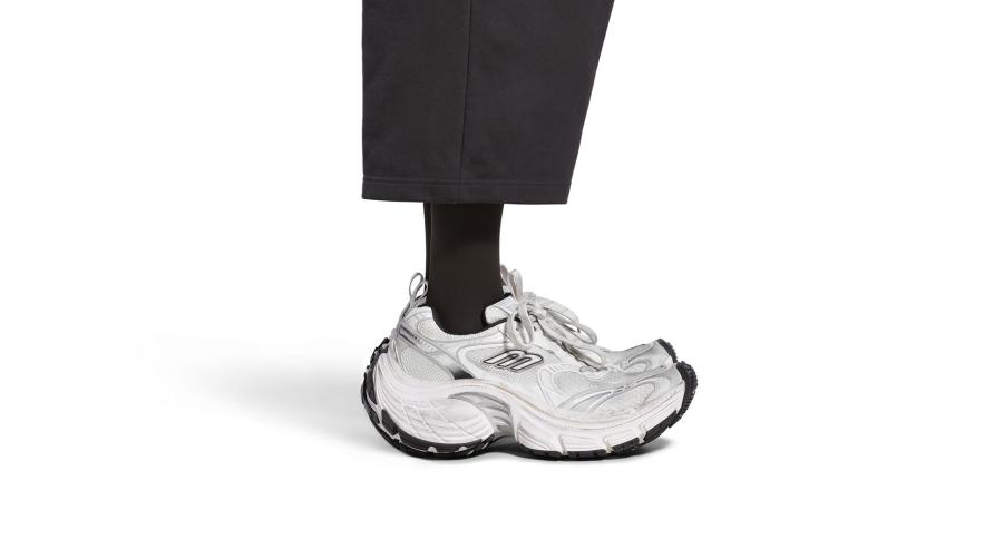 Balenciaga 10XL sneaker: een soort hippe clownsschoen? - JFK