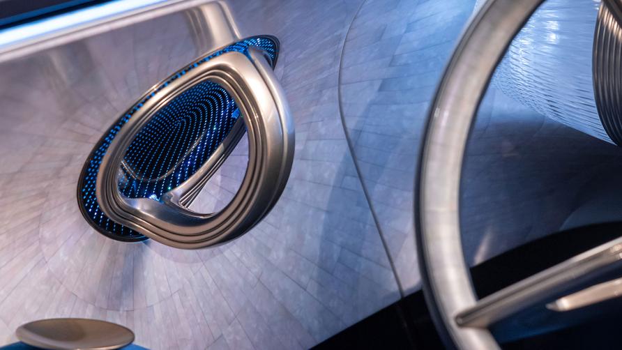 Mercedes-Benz Vision Iconic is de Batmobile van de toekomst - JFK