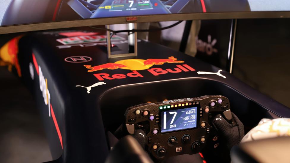 Wordt Max Verstappen in je eigen Red Bull RB18-simulator