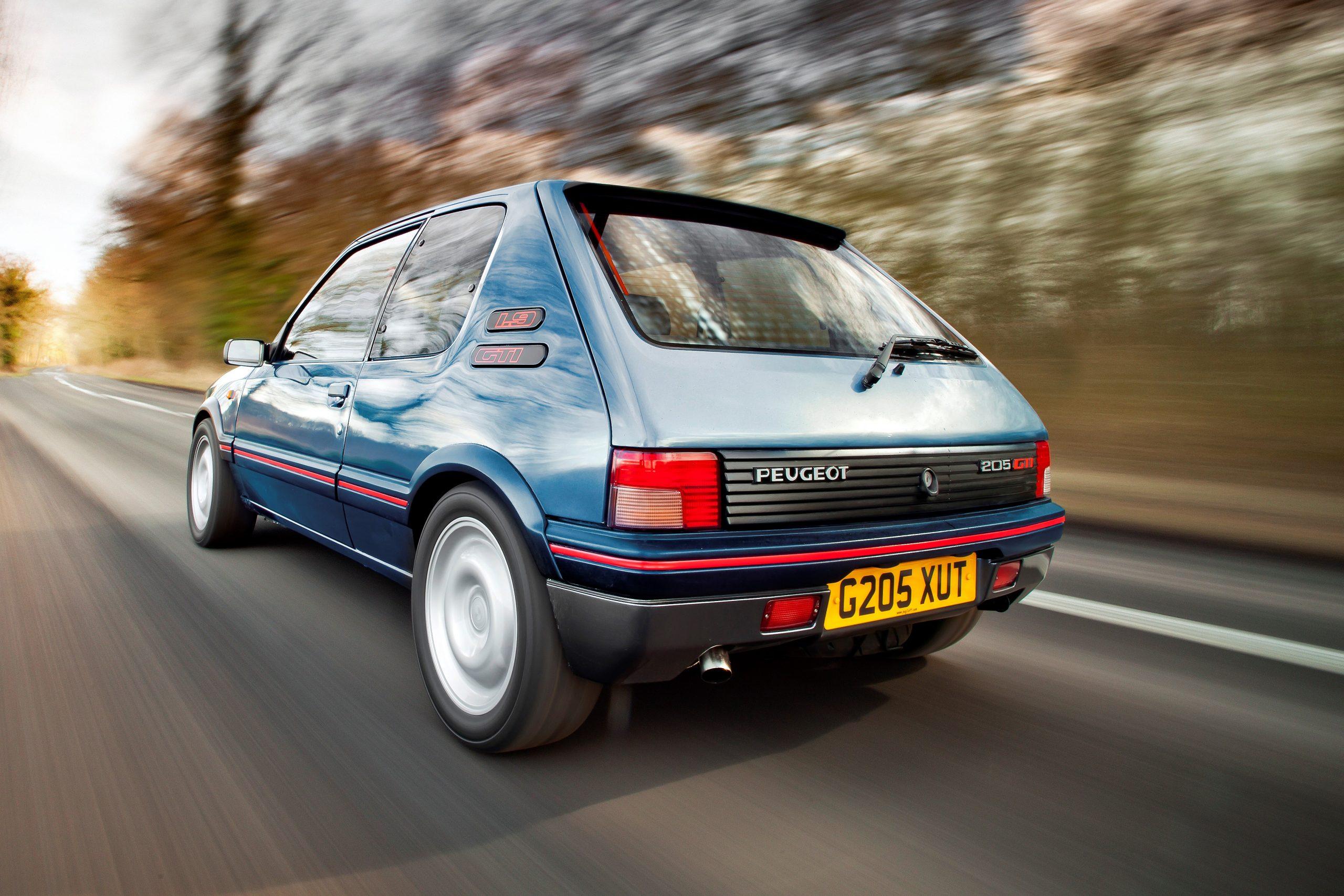 Een auto als de Peugeot 205 GTI gaat niet meer - TopGear