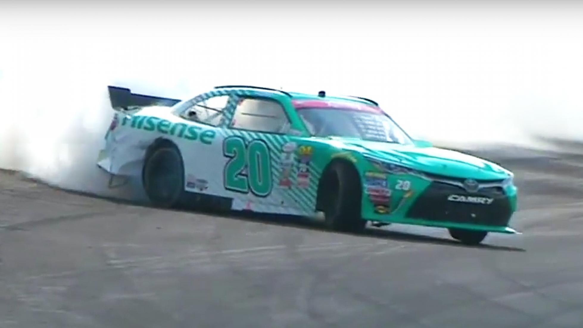 Klapband met 320 km/u? Gewoon gas geven - TopGear