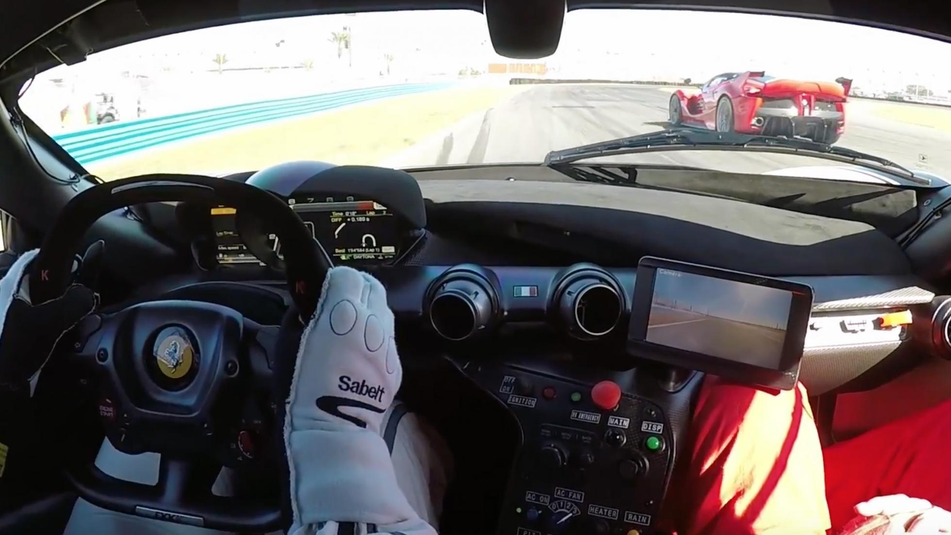 300+ km/u in een Ferrari FXXK - TopGear Nederland