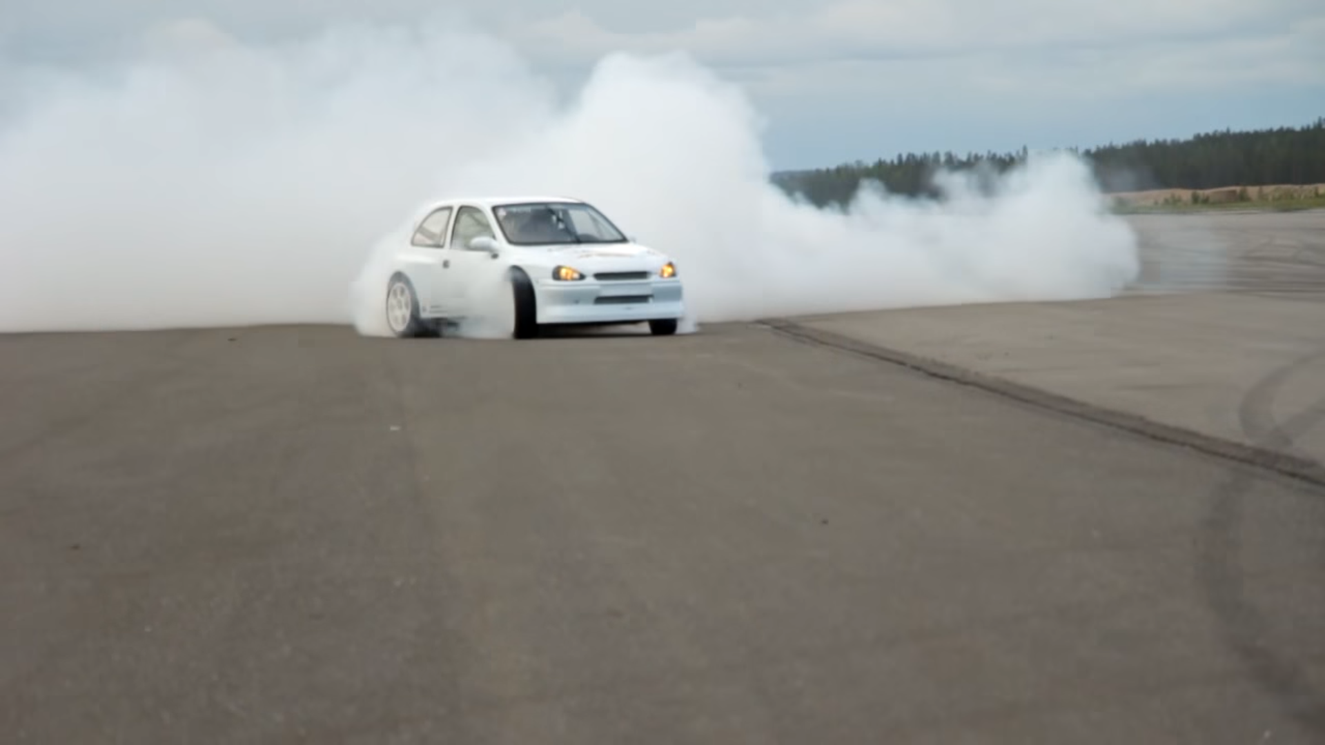 Opel Corsa 4x4 met Calibra-aandrijflijn drift met 500 pk - TopGear