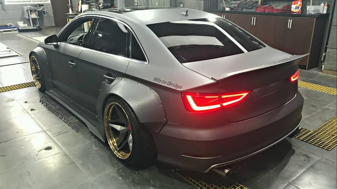 Audi RS 3 Widebody doet niet aan rekenwerk - TopGear
