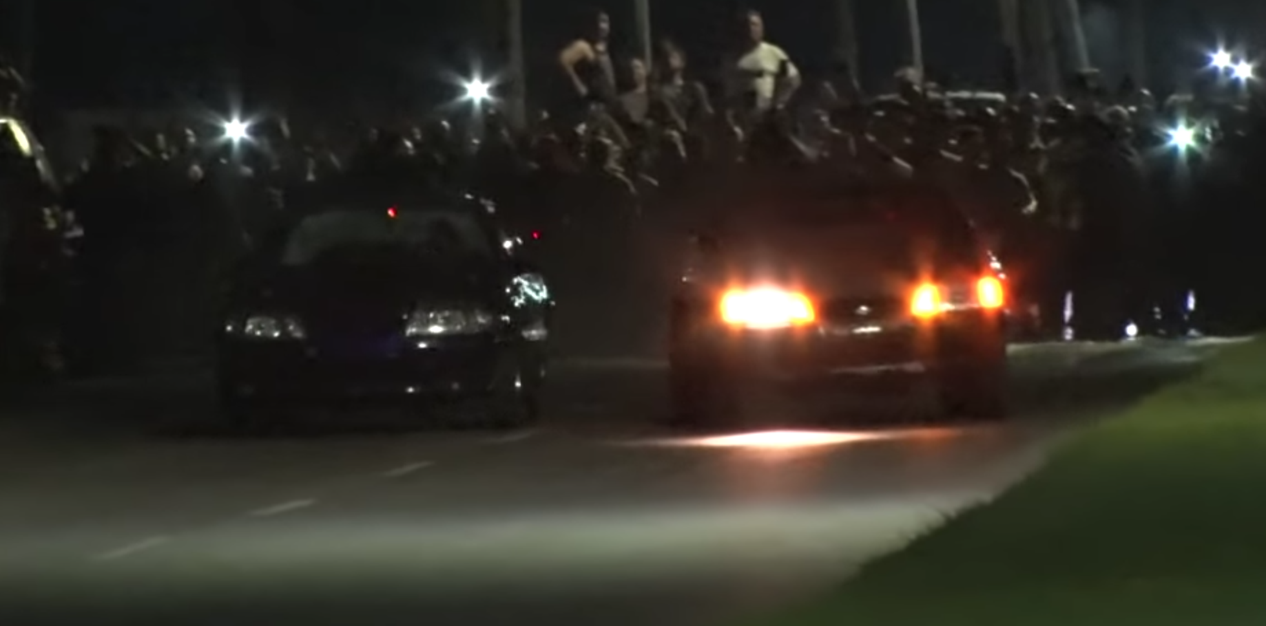 Ford Mustang breekt doormidden bij straatrace - TopGear Nederland