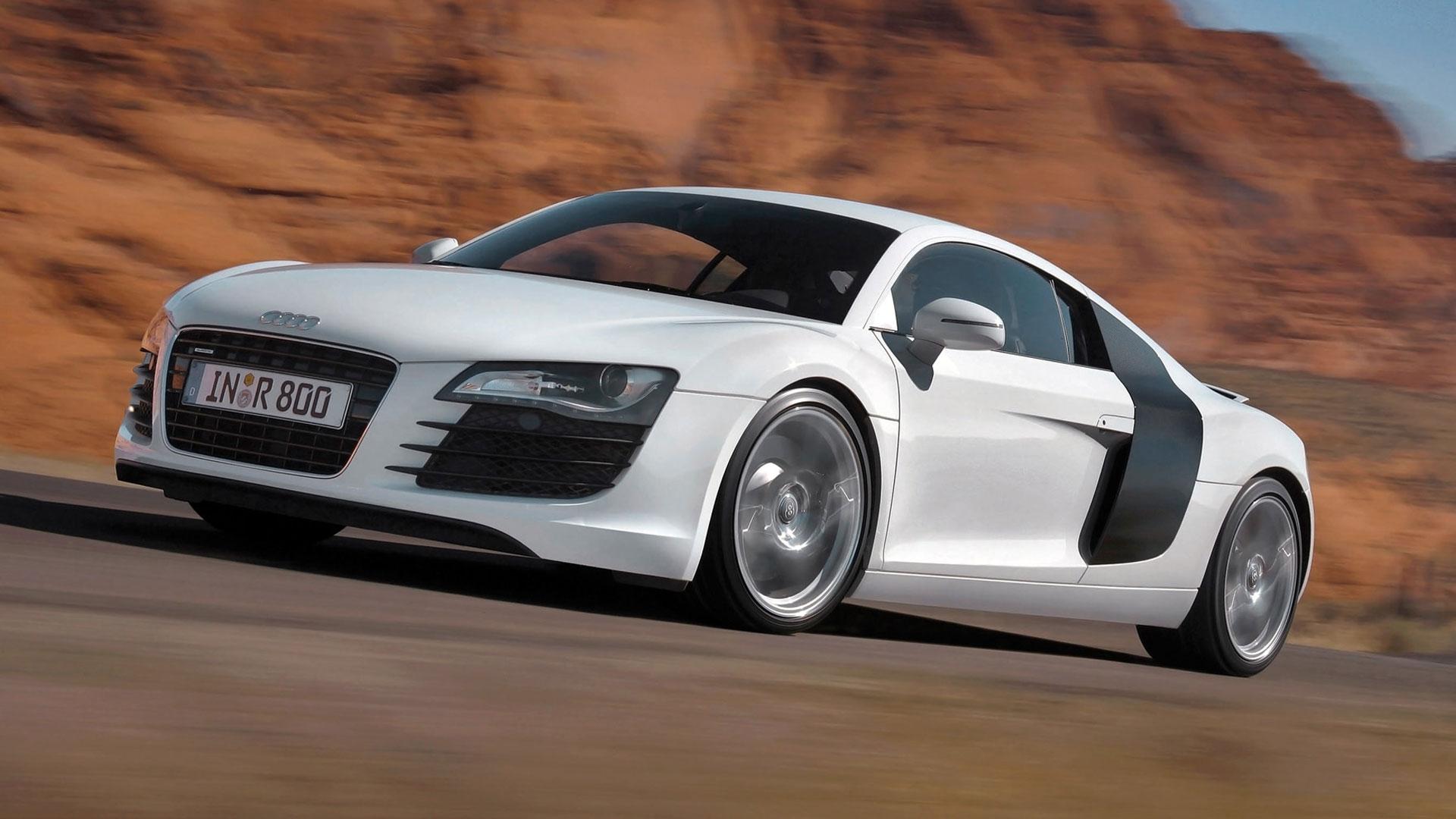 Audi TT vs R8 V8 - nieuw of gebruikt? - TopGear Nederland