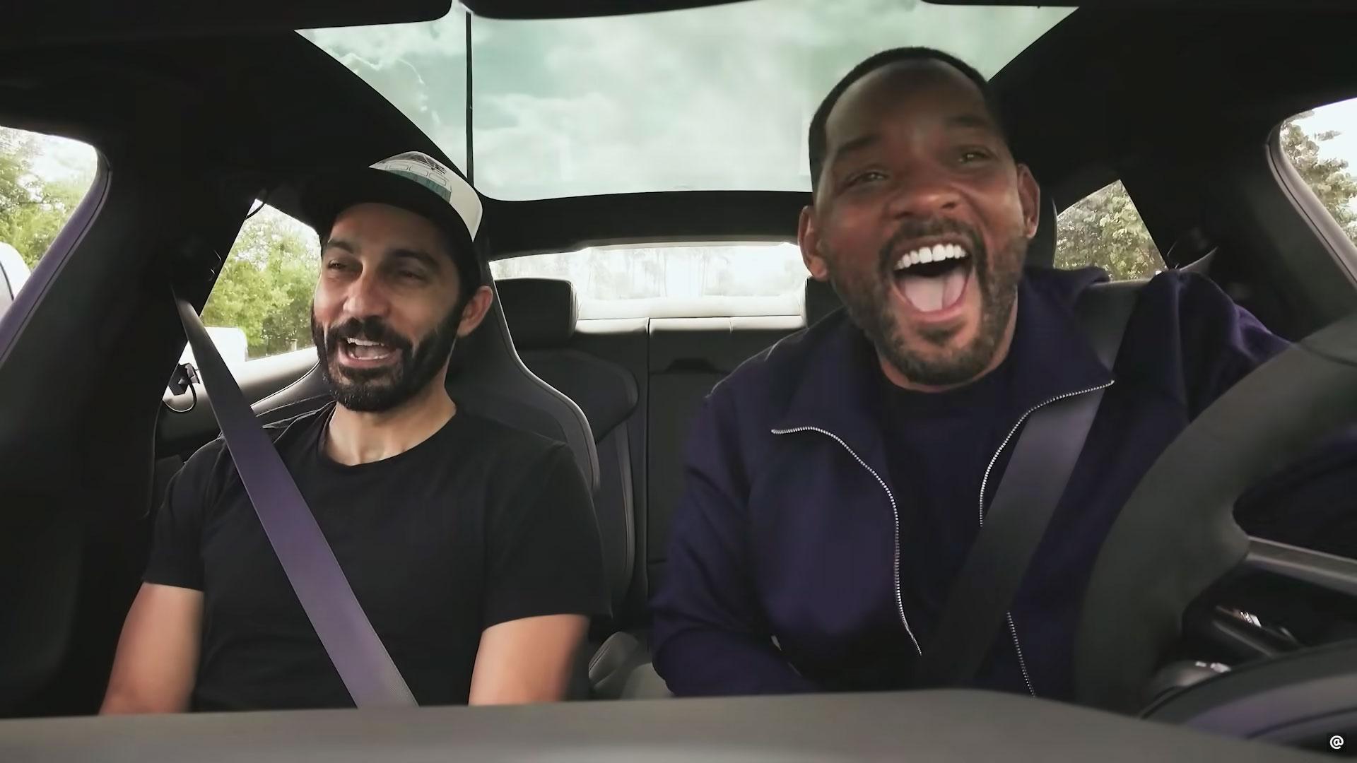 Will Smith speelt taxi in een Porsche Taycan - TopGear Nederland