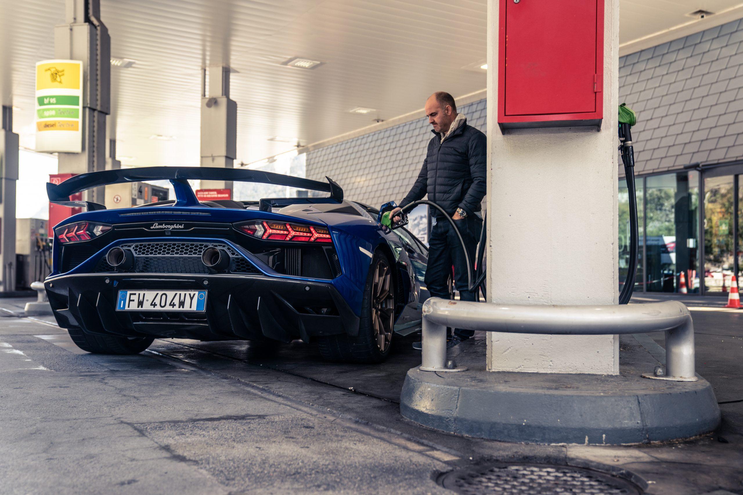 Diesel in benzineauto? Dit gebeurt er bij verkeerd tanken - TopGear NL