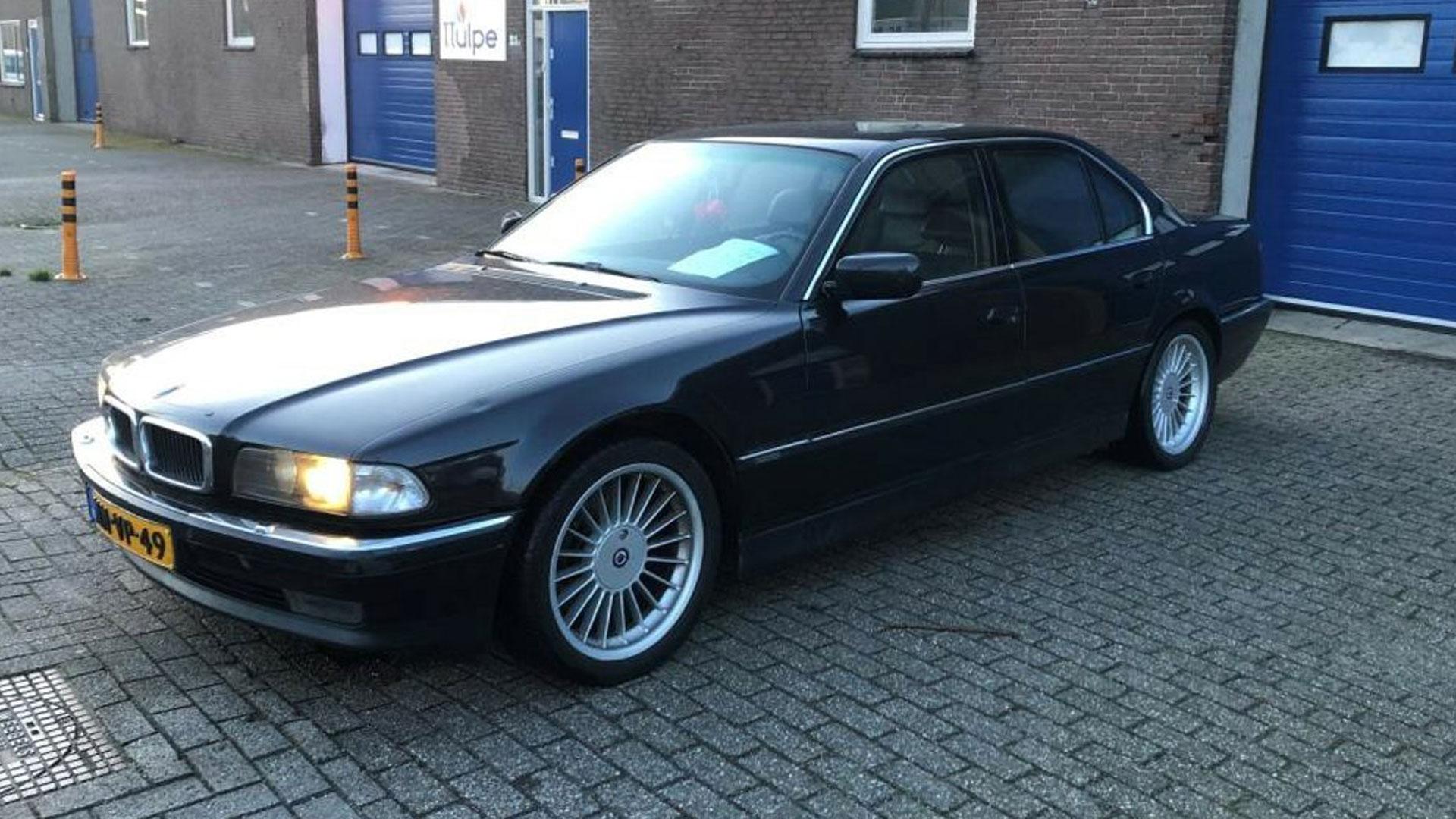 Duurste en goedkoopste V12 van Nederland - TopGear Nederland