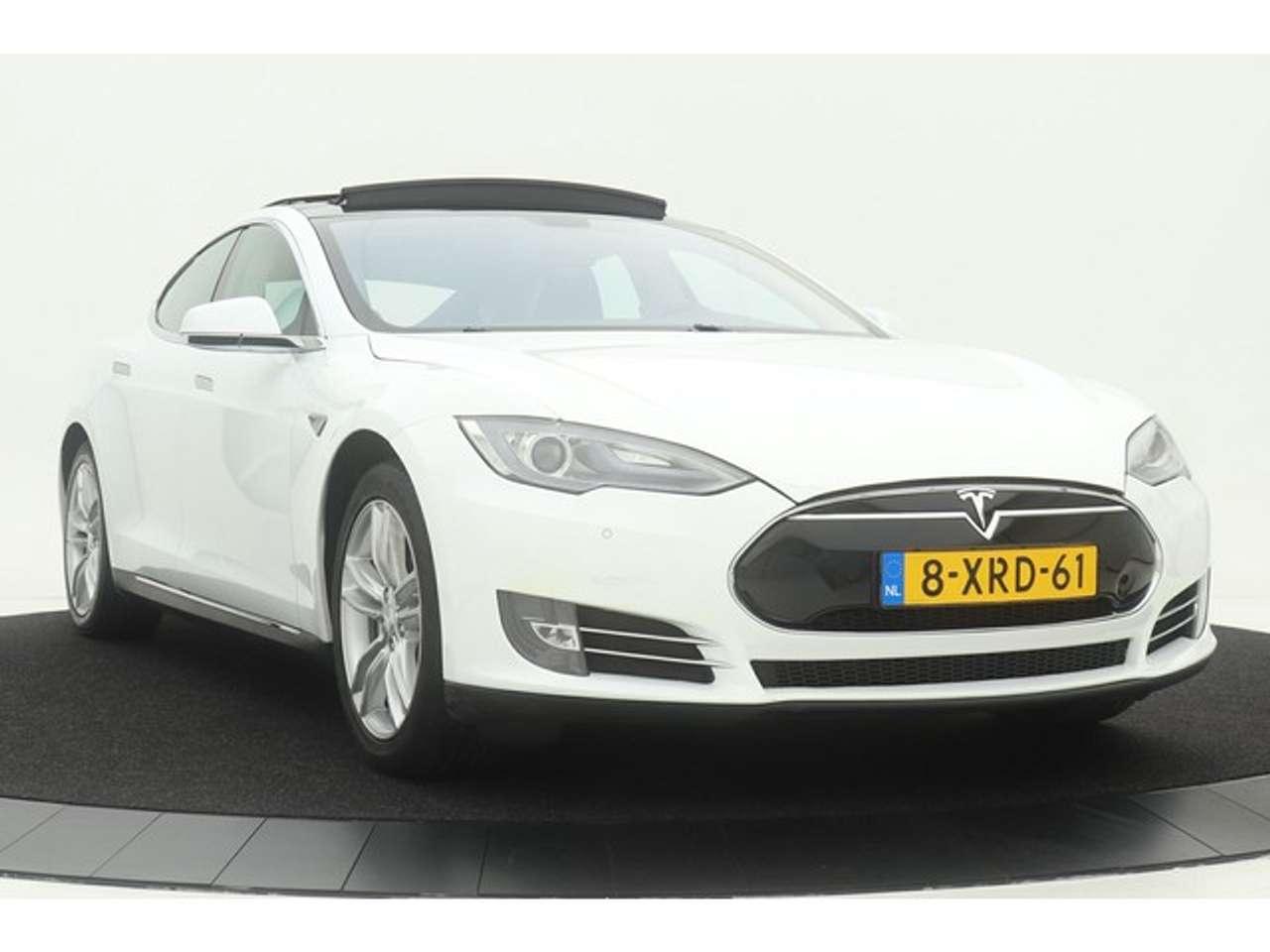 Goedkoopste Tesla van Nederland - TopGear Nederland