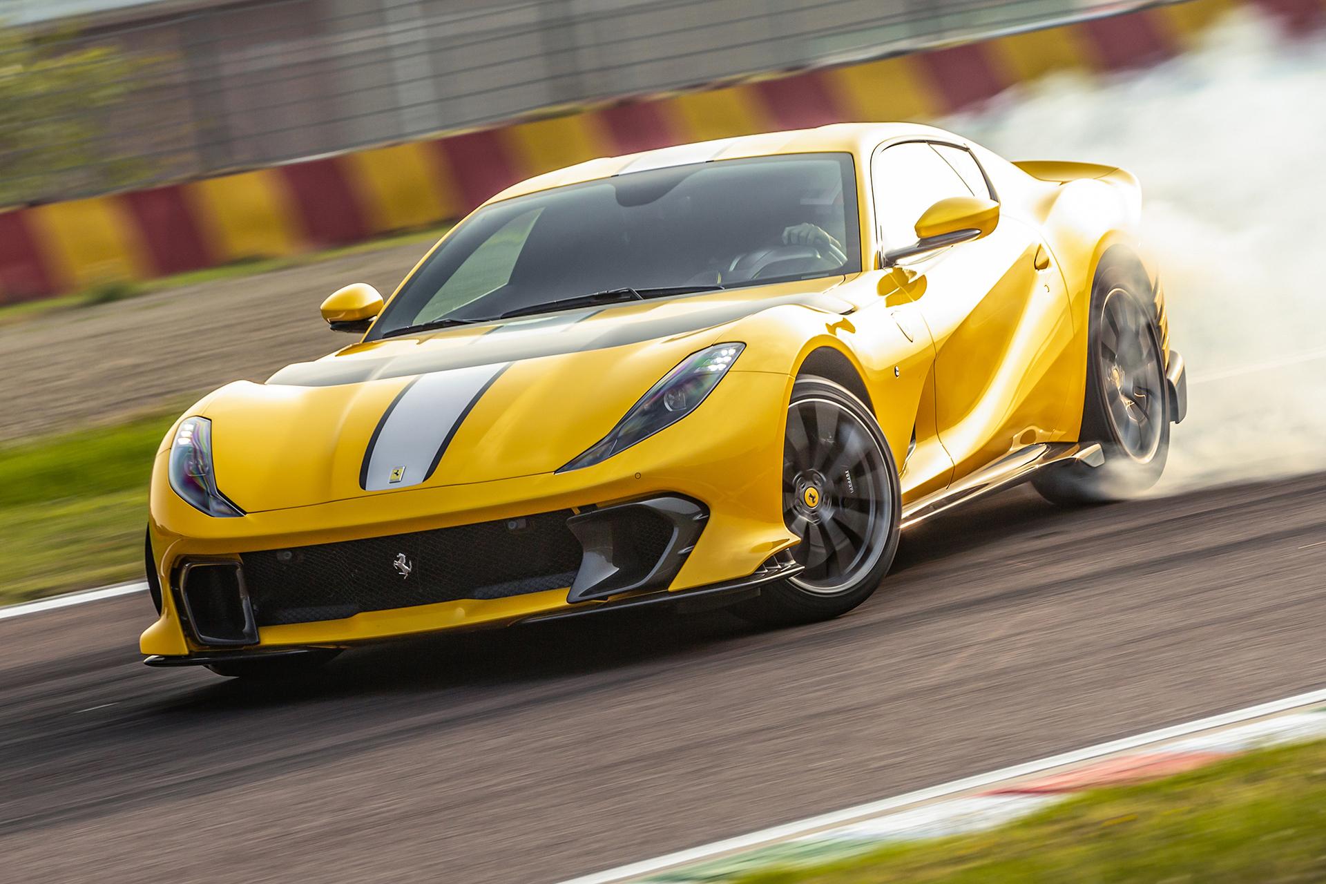 Ferrari 812 Competizone (2021) - Review en specificaties