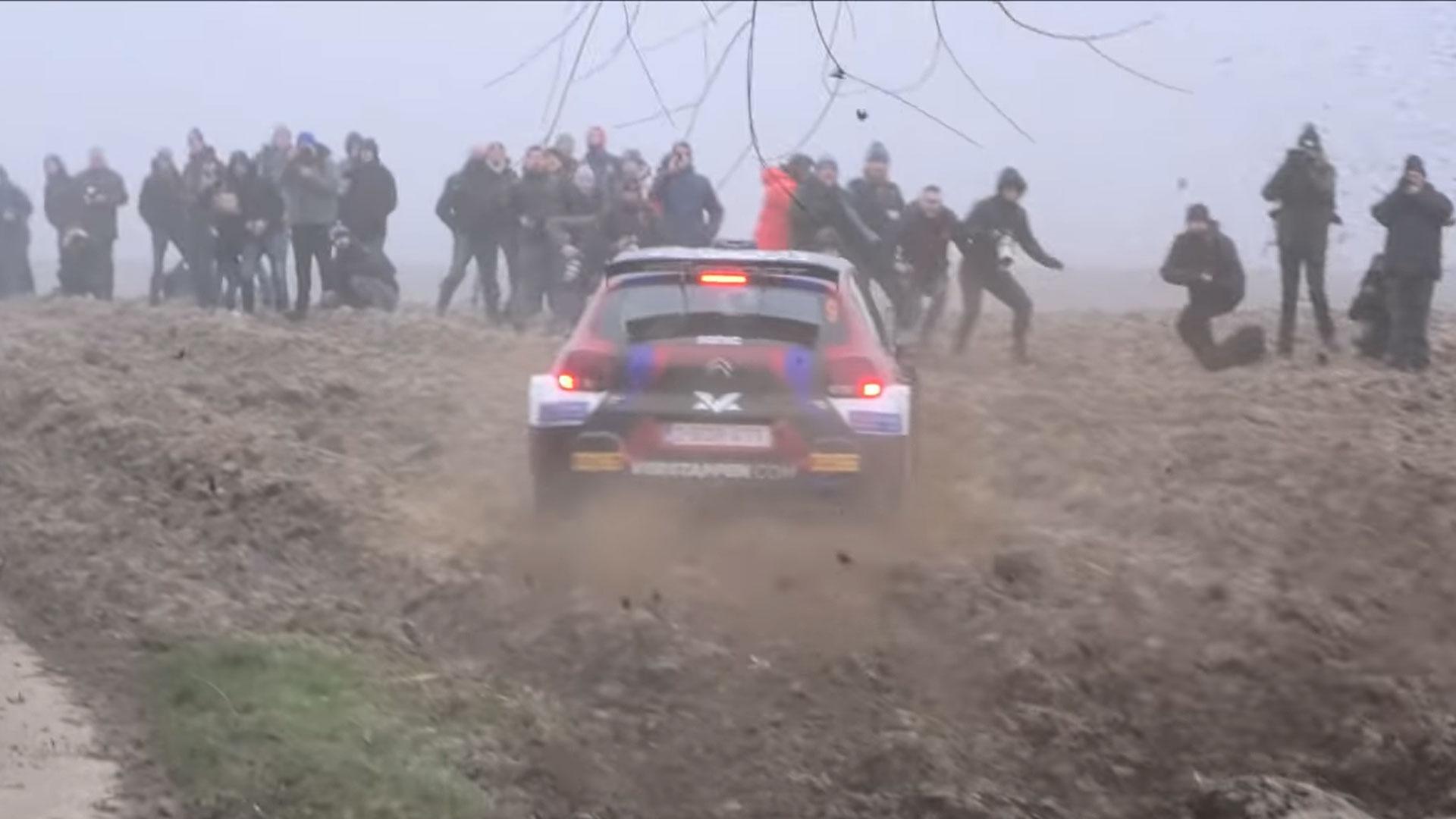 Jos Verstappen vliegt bocht uit richting publiek tijdens rallydebuut