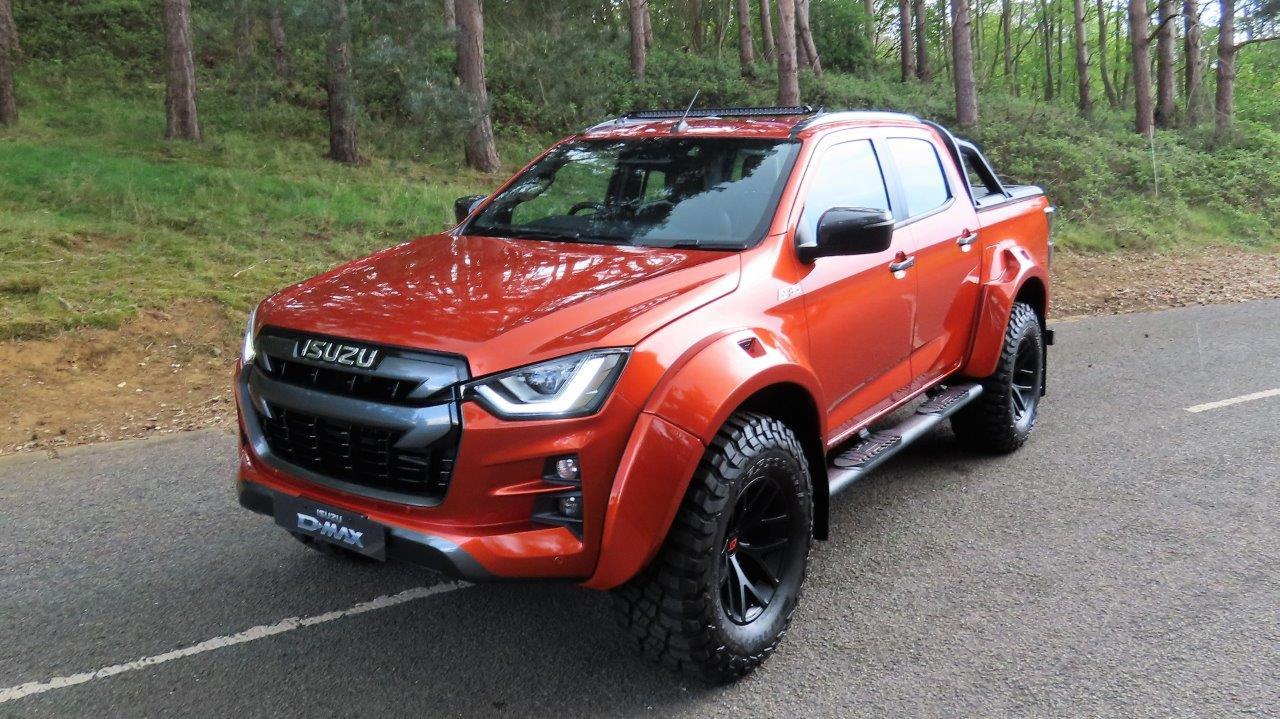 De nieuwe Isuzu Arctic Trucks AT35 verslindt ijskappen - TopGear