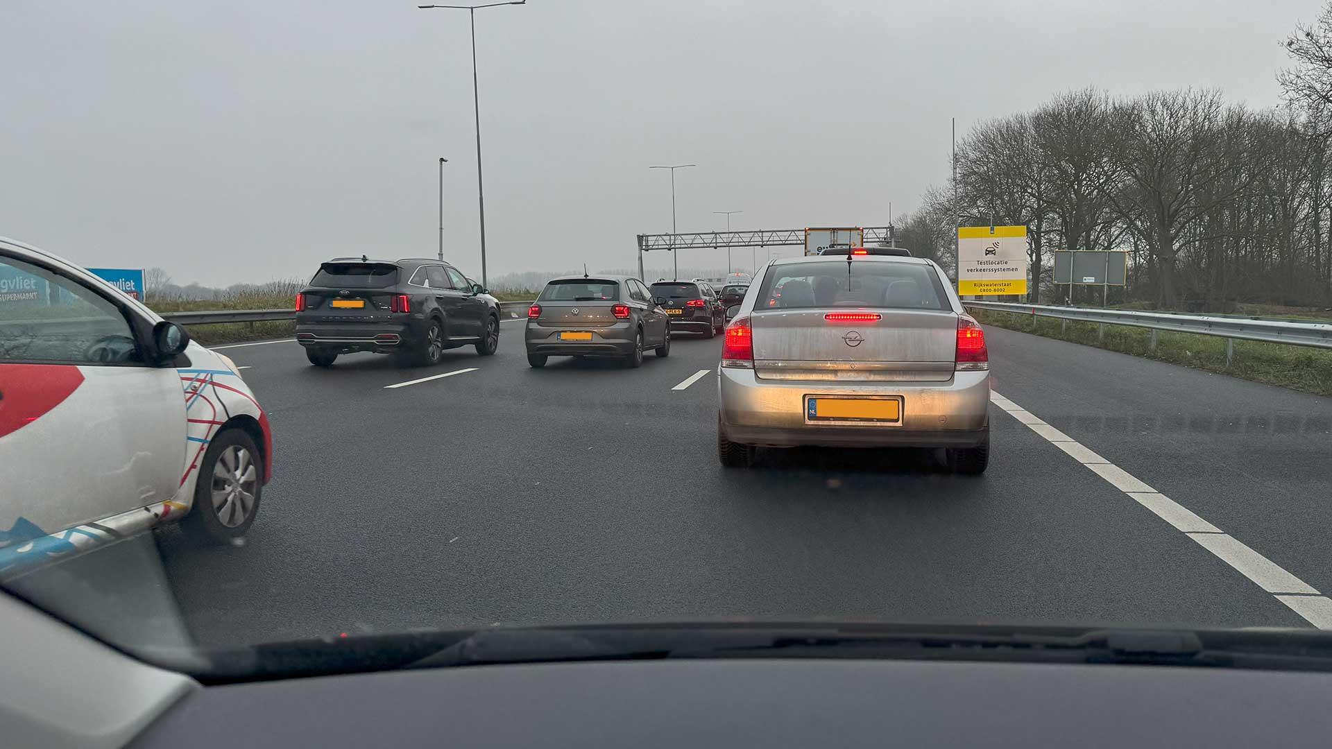 Welke rijstrook (rijbaan) is nou echt het snelst in de file?