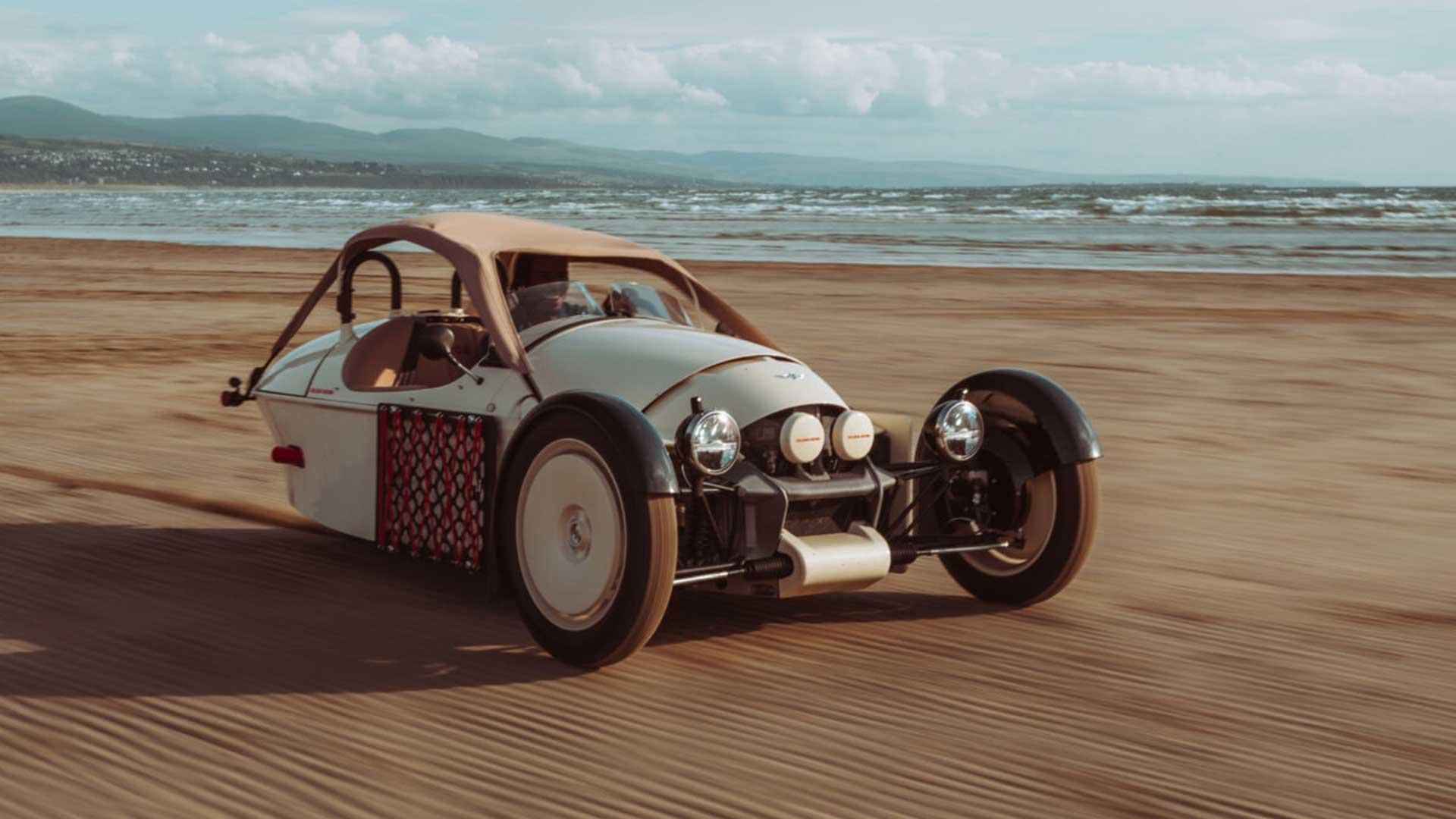 Er is nu een Morgan Super 3 met een soort van partytent als dak - TopGear