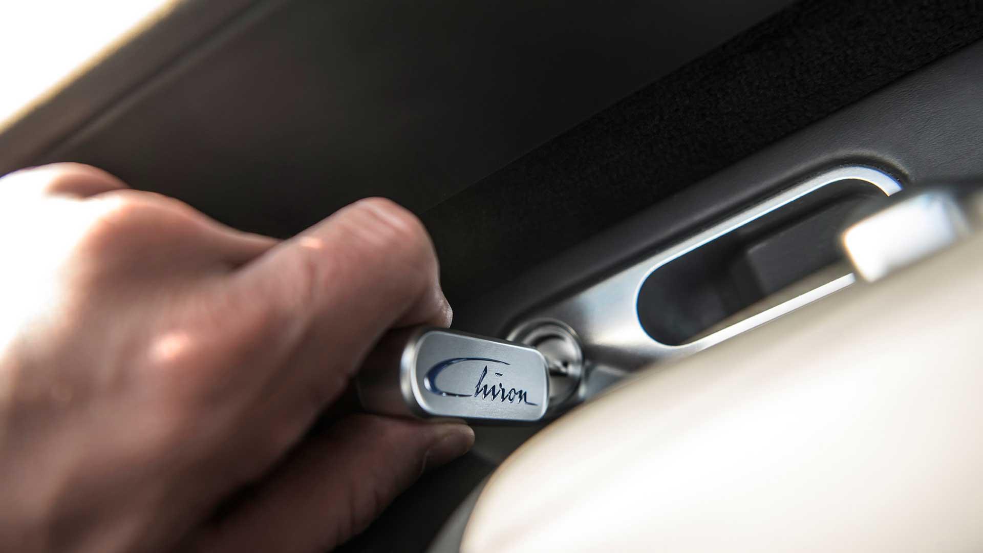 Dit kost het als je de sleutel van je Bugatti Chiron kwijtraakt - TG